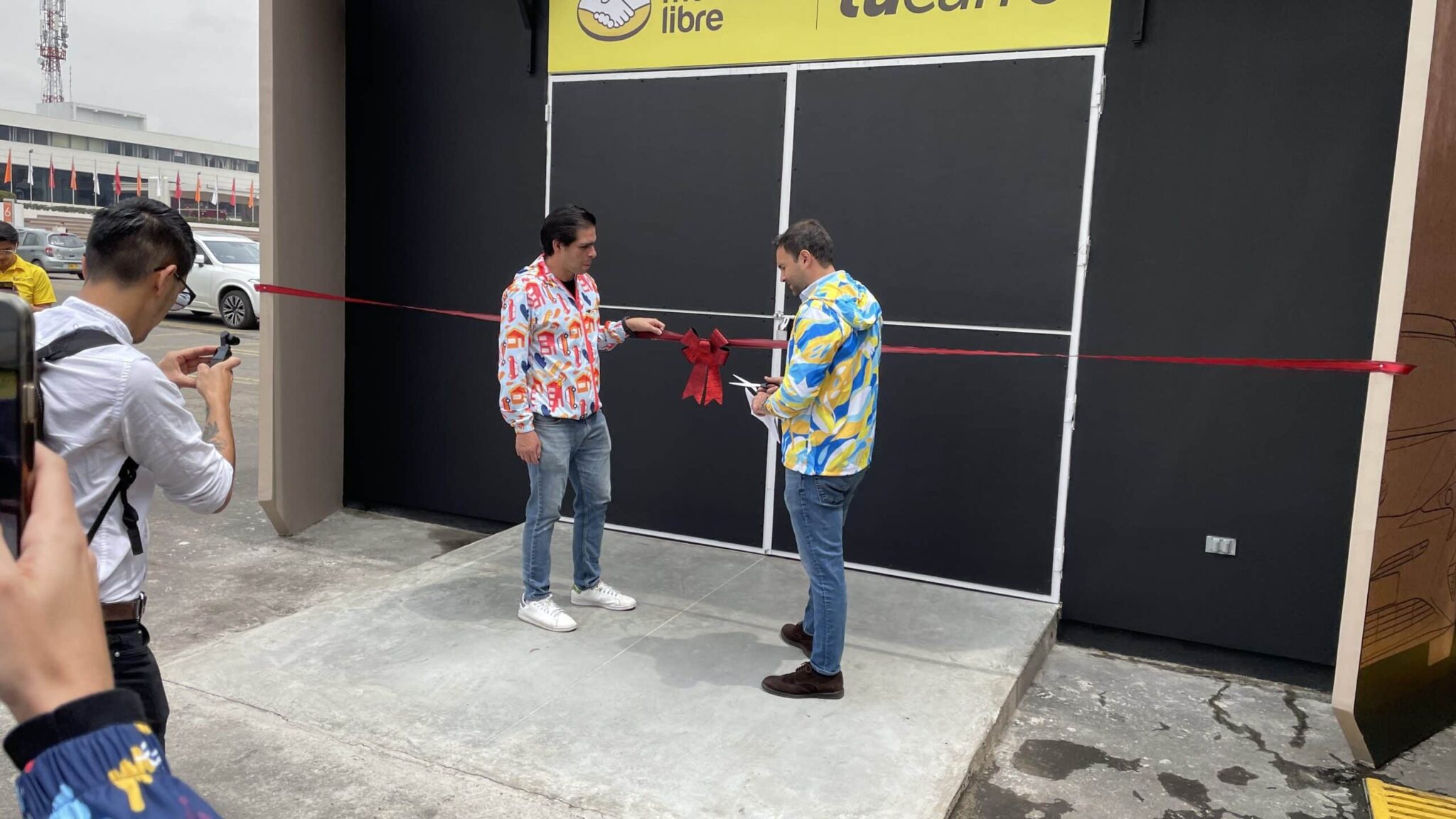 MercadoLibre y Tucarro.com abren su nuevo Centro de Experiencia para ...